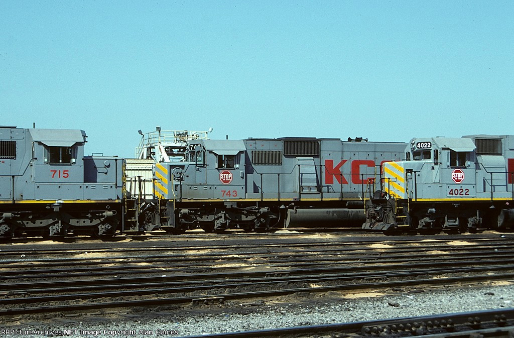 KCS SD60 743